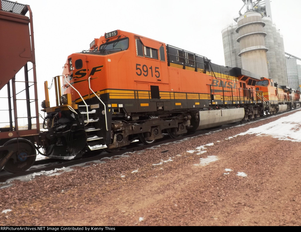 BNSF 5915